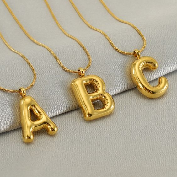 Collar con inicial Acero Inoxidable – Regginna Accesorios